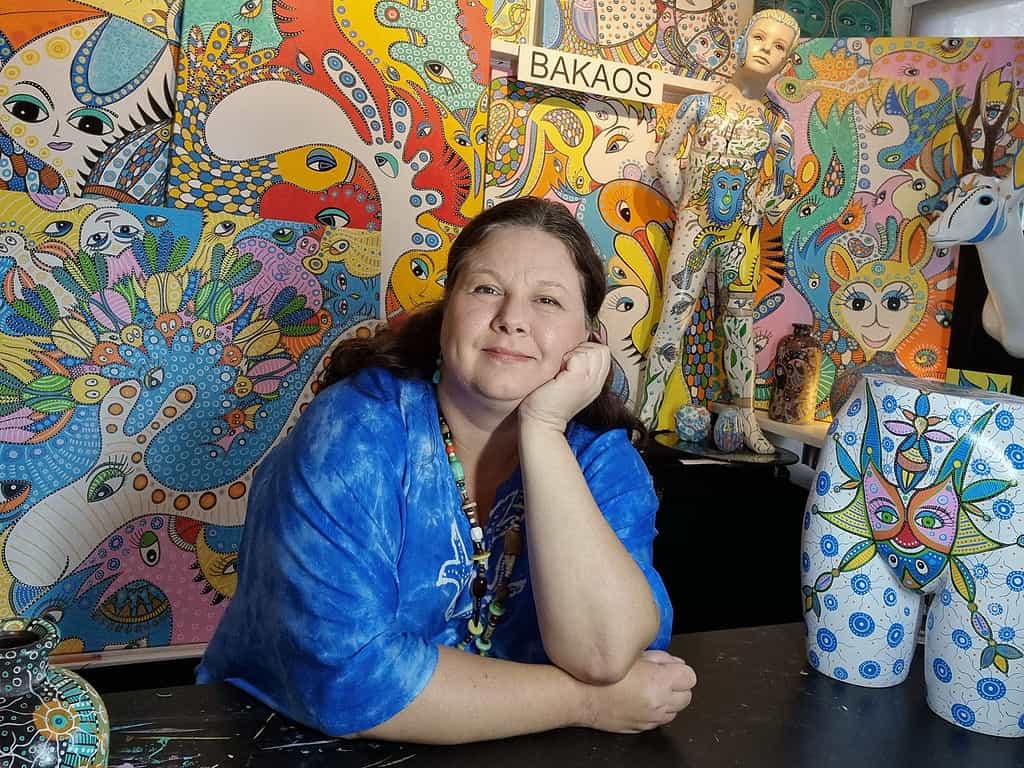 En vildtvoksende kunstner – Kunstneren BAKAOS, med fødenavnet Barbara ...